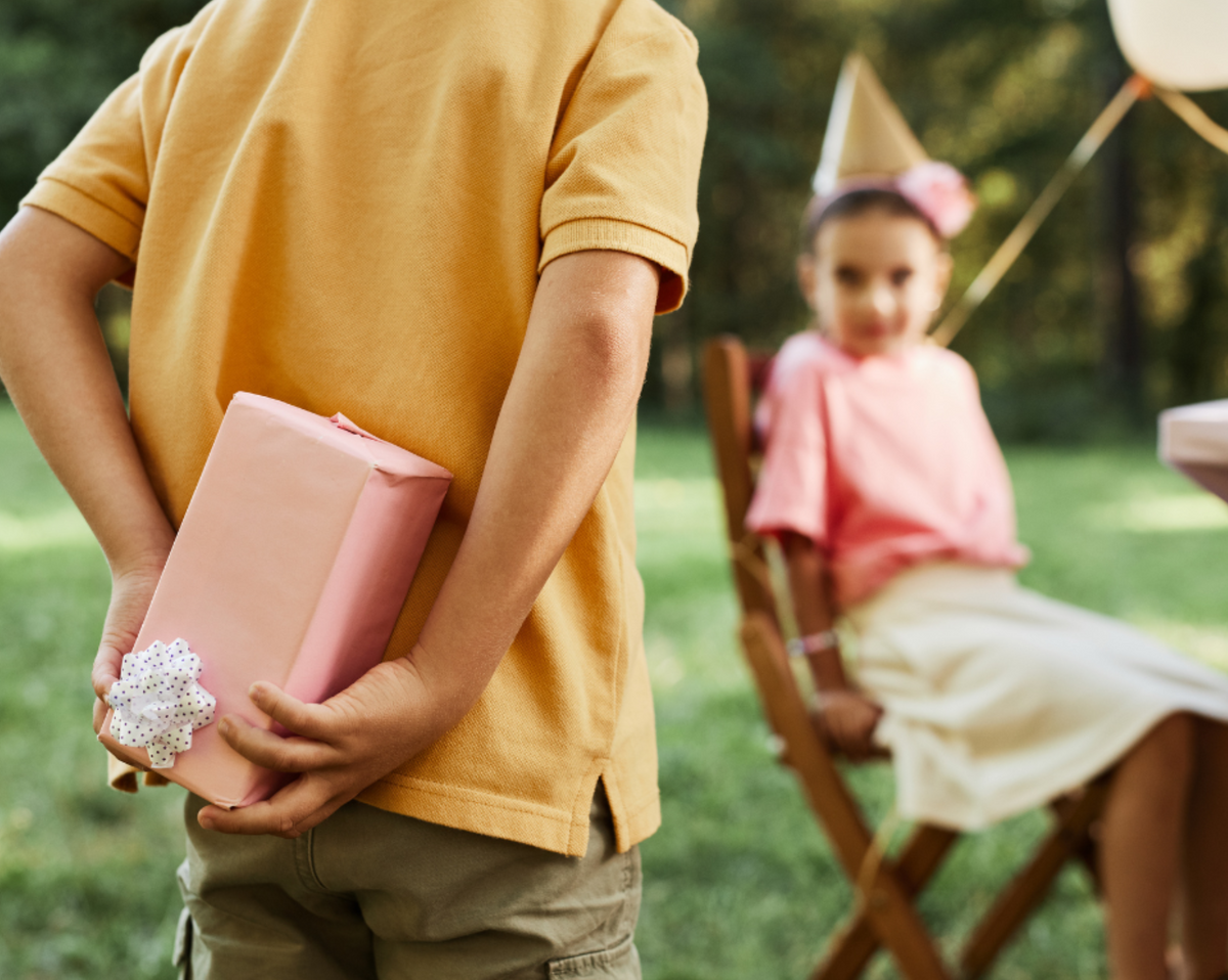 10 Endearing Gift Ideas for Your Niece & Nephew including Custom Gifts ...