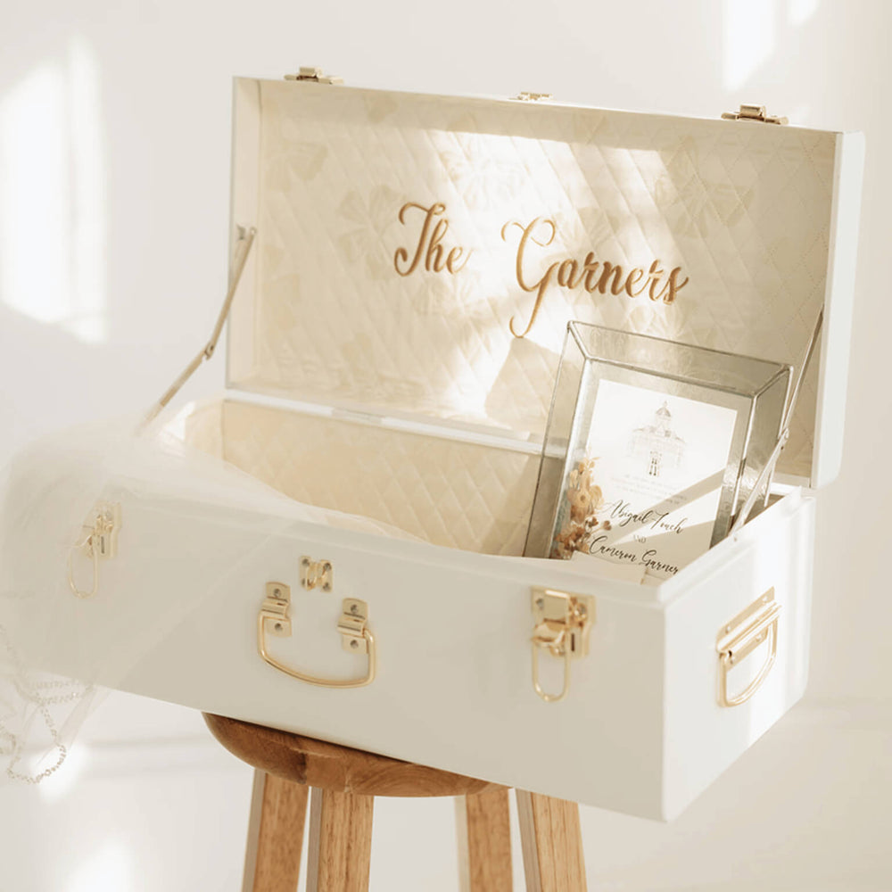 7 Must-Have Keepsakes to Put in Your Bridal Trunk / Wedding Trunk ...